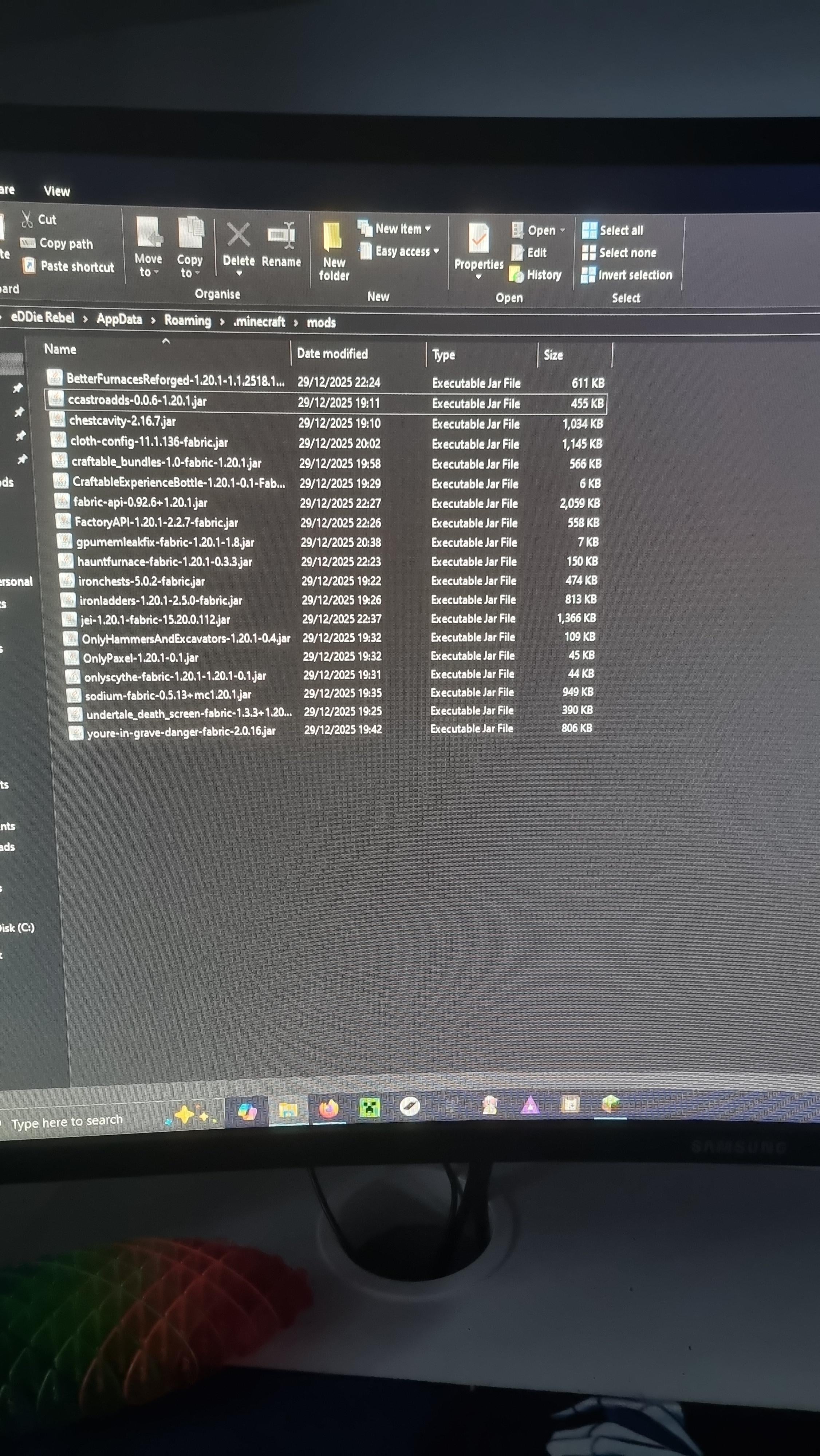 Stuck on loading screen for a long time. - MineNest, Mine Nest